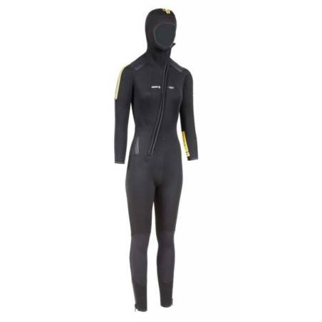 Diving wetsuit rental
