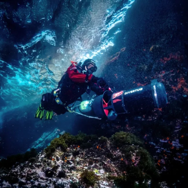 How to choose the right underwater scooter - The complete guide